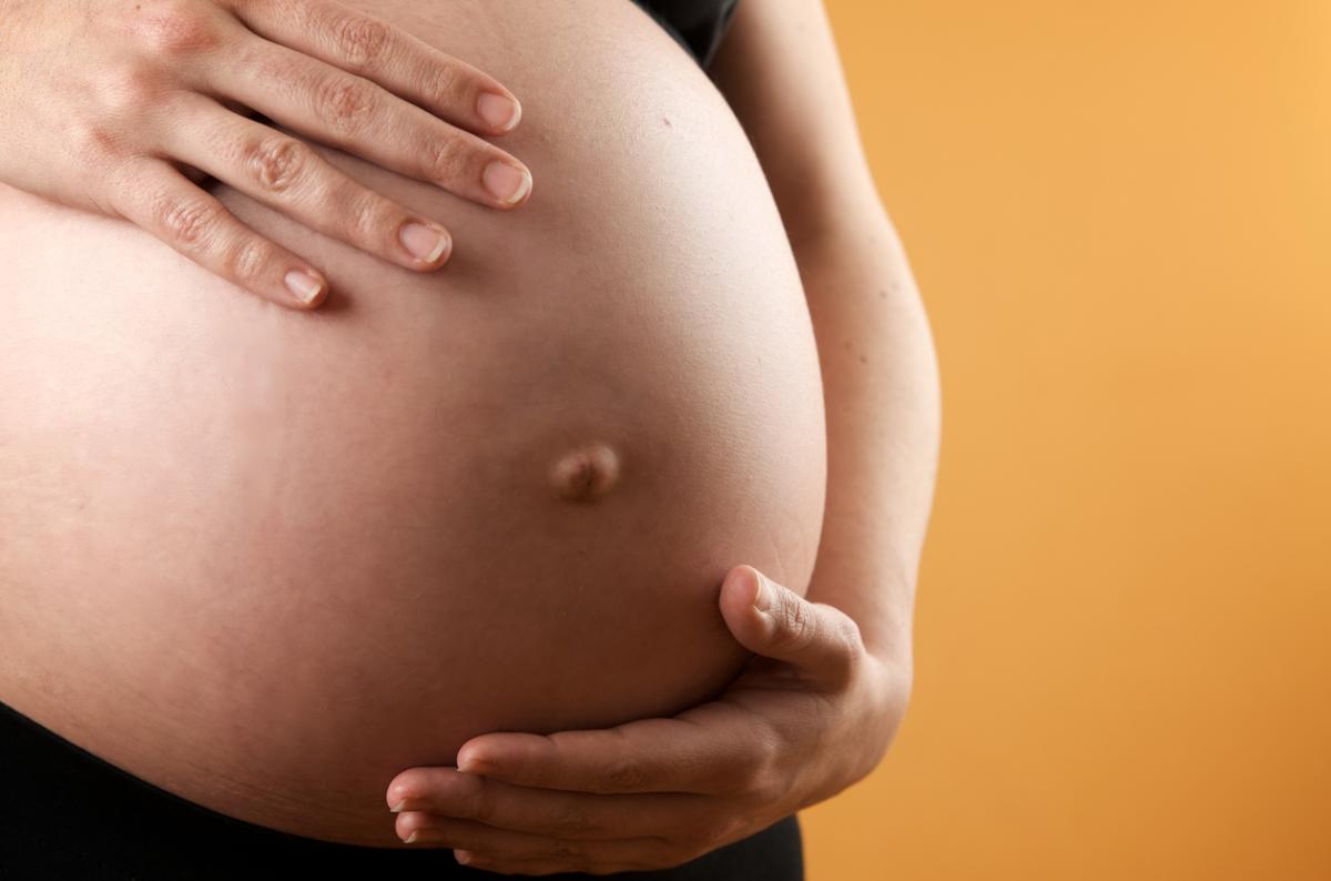 Trucos para NOTAR al BEBÉ - ¡Cómo tocar la barriga para sentir al bebé!